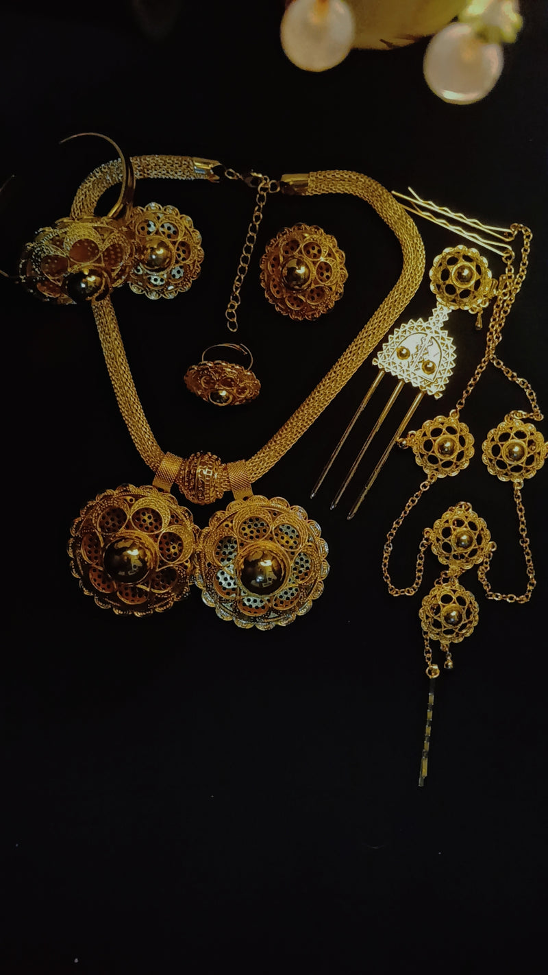 Cultural Golden set jewellery